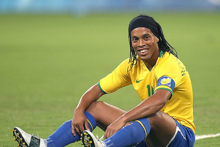 Conheça a história de Ronaldinho Gaúcho e por onde ele anda - Mundo Inverso